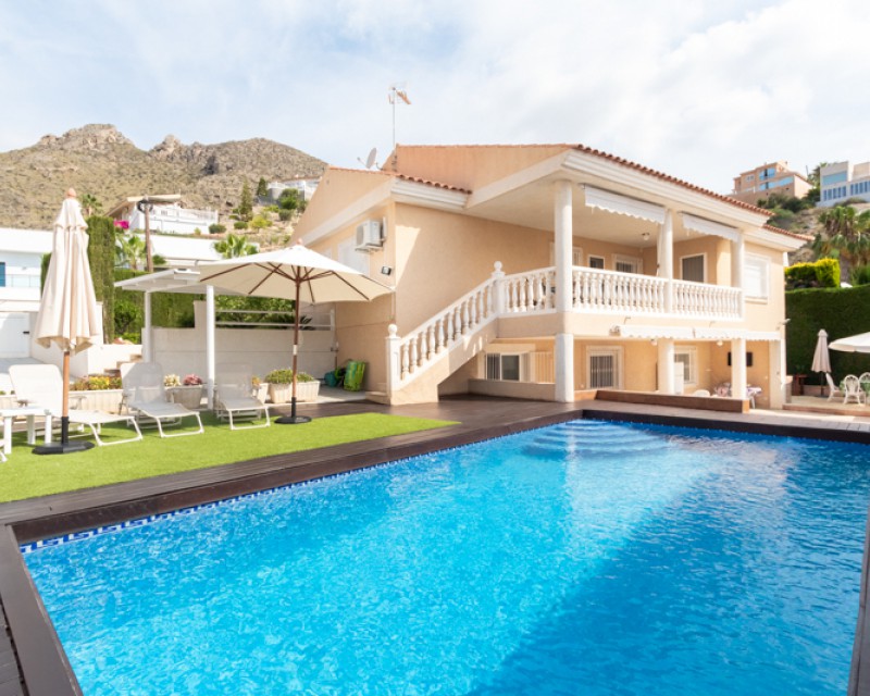 Lovely villa with private pool
